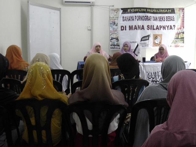 Bahaya Pornografi dan Seks Bebas, Di mana Silapnya? – Hizbut Tahrir Malaysia